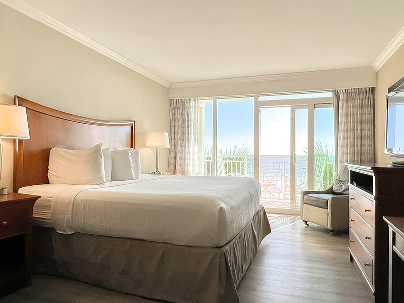 Hotel Rooms in Myrtle Beach | The Sandbar Myrtle Beach